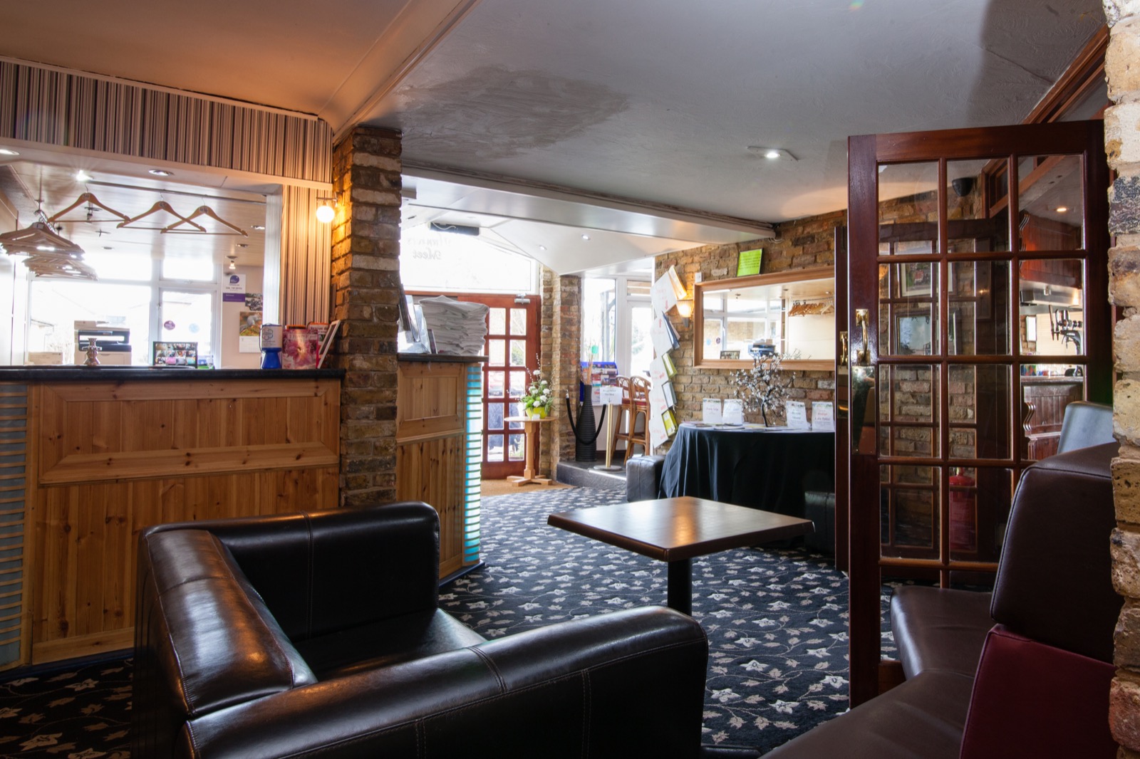 Restaurant - Hunters Meet Hotel near Stansted Airport, Hertfordshire